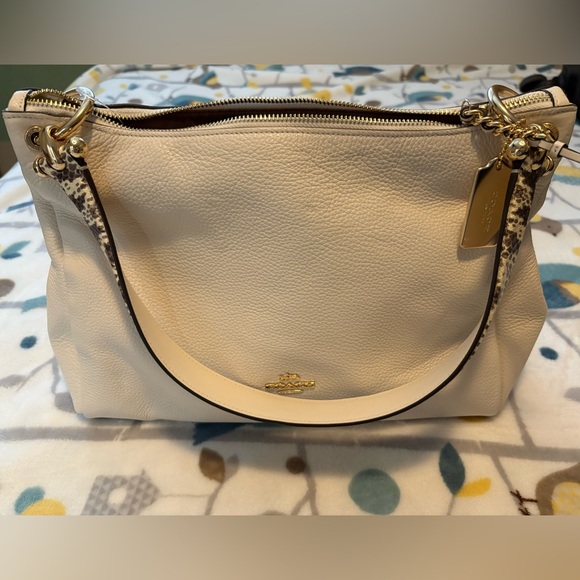Coach | Bags | Coach Ivory Leather Shoulder Bag With Gold Accents ...